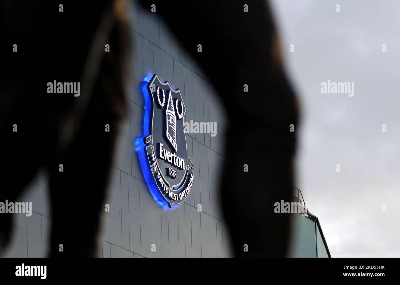 Liverpool logo 2022 hi-res stock photography and images - Alamy