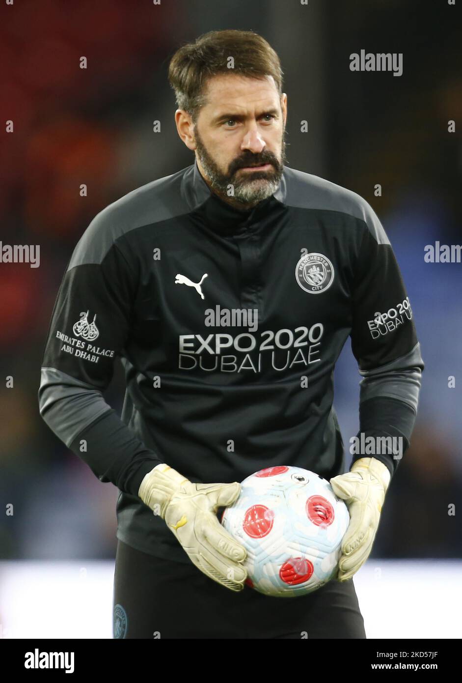 Manchester City's Scott Carson during the pre-match warm-up during ...