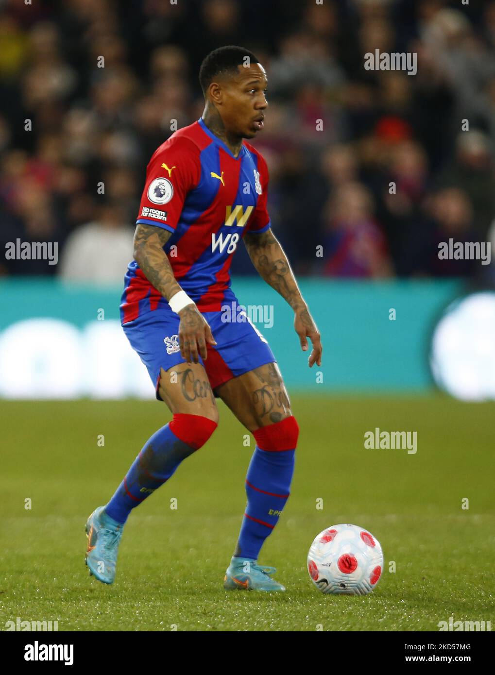 Crystal palaces nathaniel clyne hi-res stock photography and images - Alamy