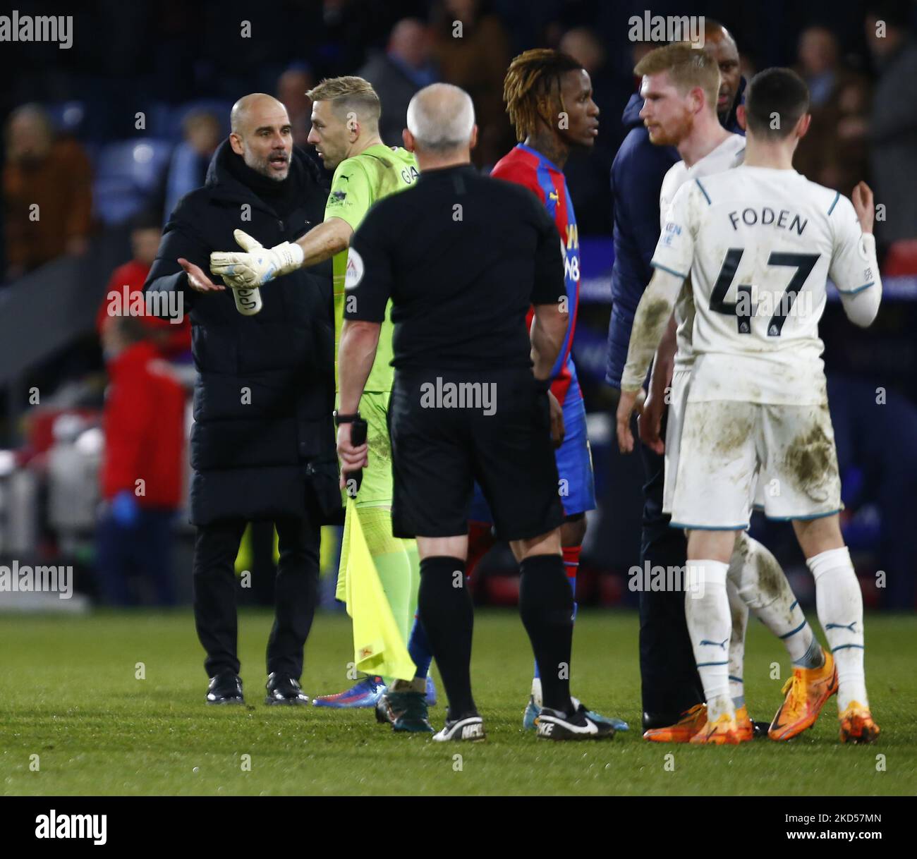 L-R Manchester City manager Pep Guardiola having words with Crystal ...