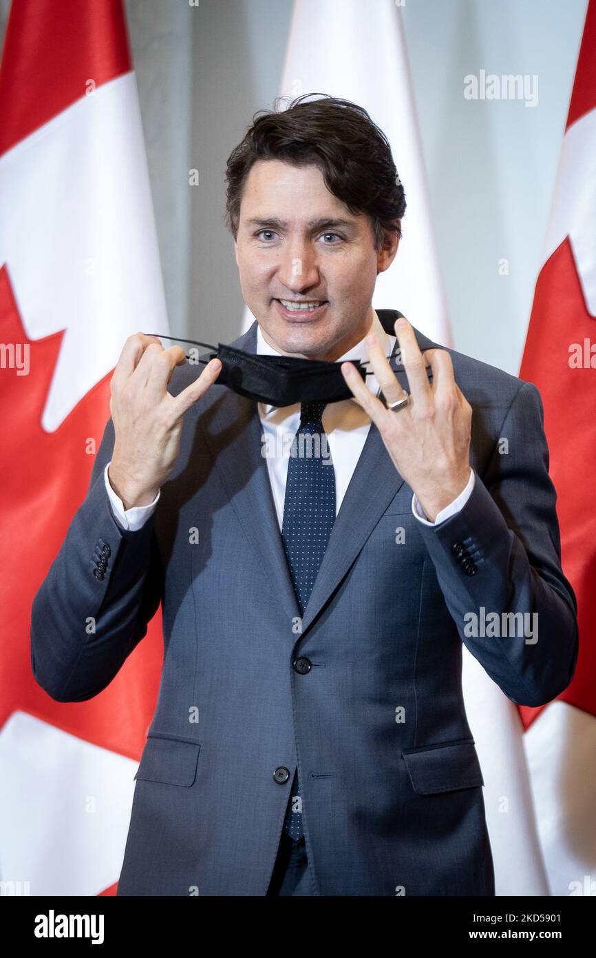 Justin trudeau mask hi-res stock photography and images - Alamy