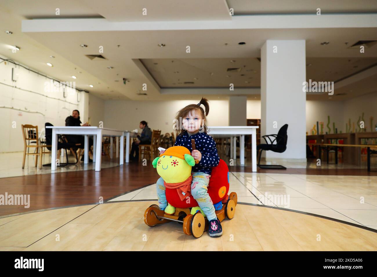 Refugee girl from ukraine hi-res stock photography and images - Alamy