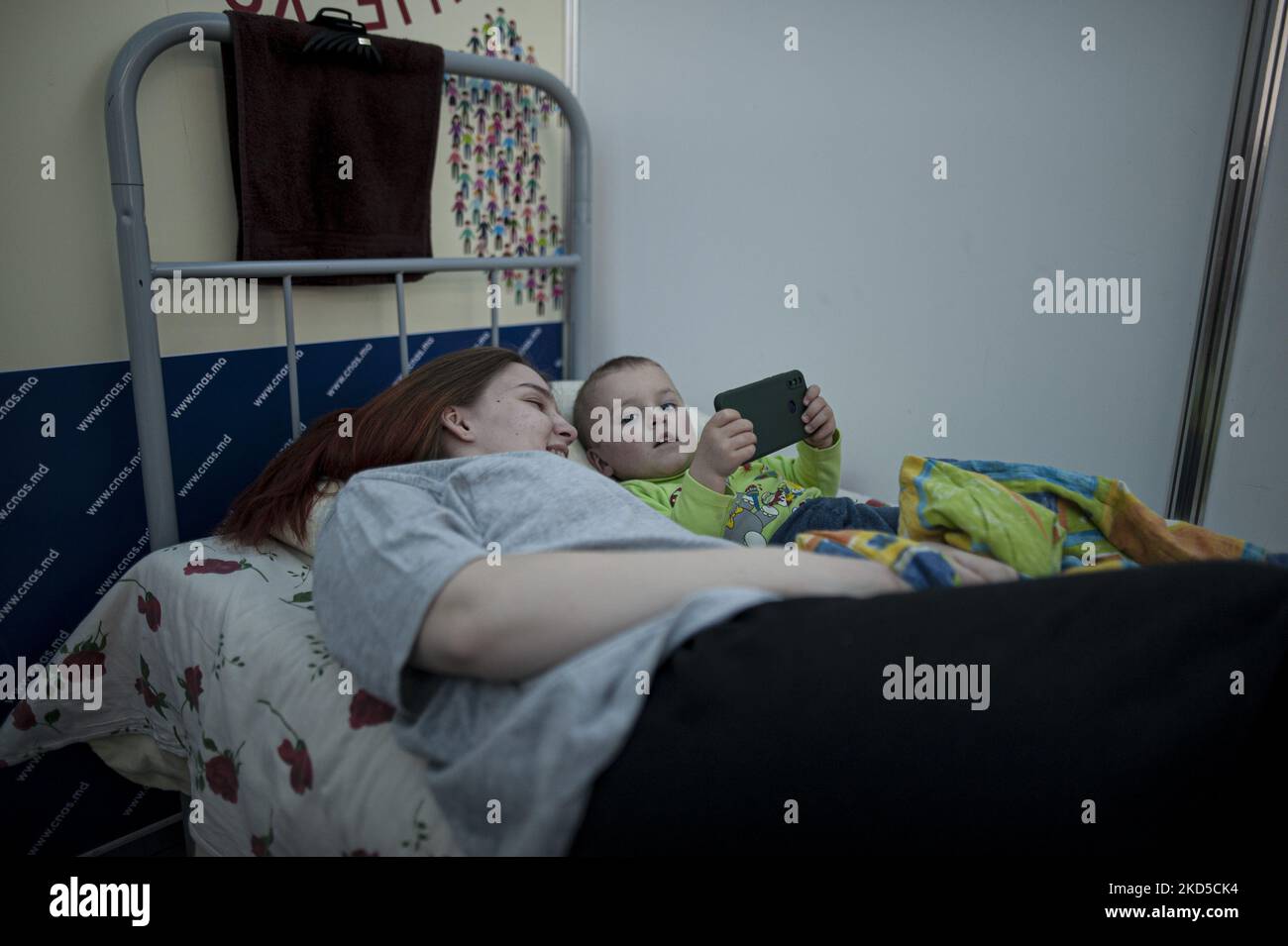 Chi?in?u, in Moldova, 18 March, 2022. A Ukrainian family escaping the ...