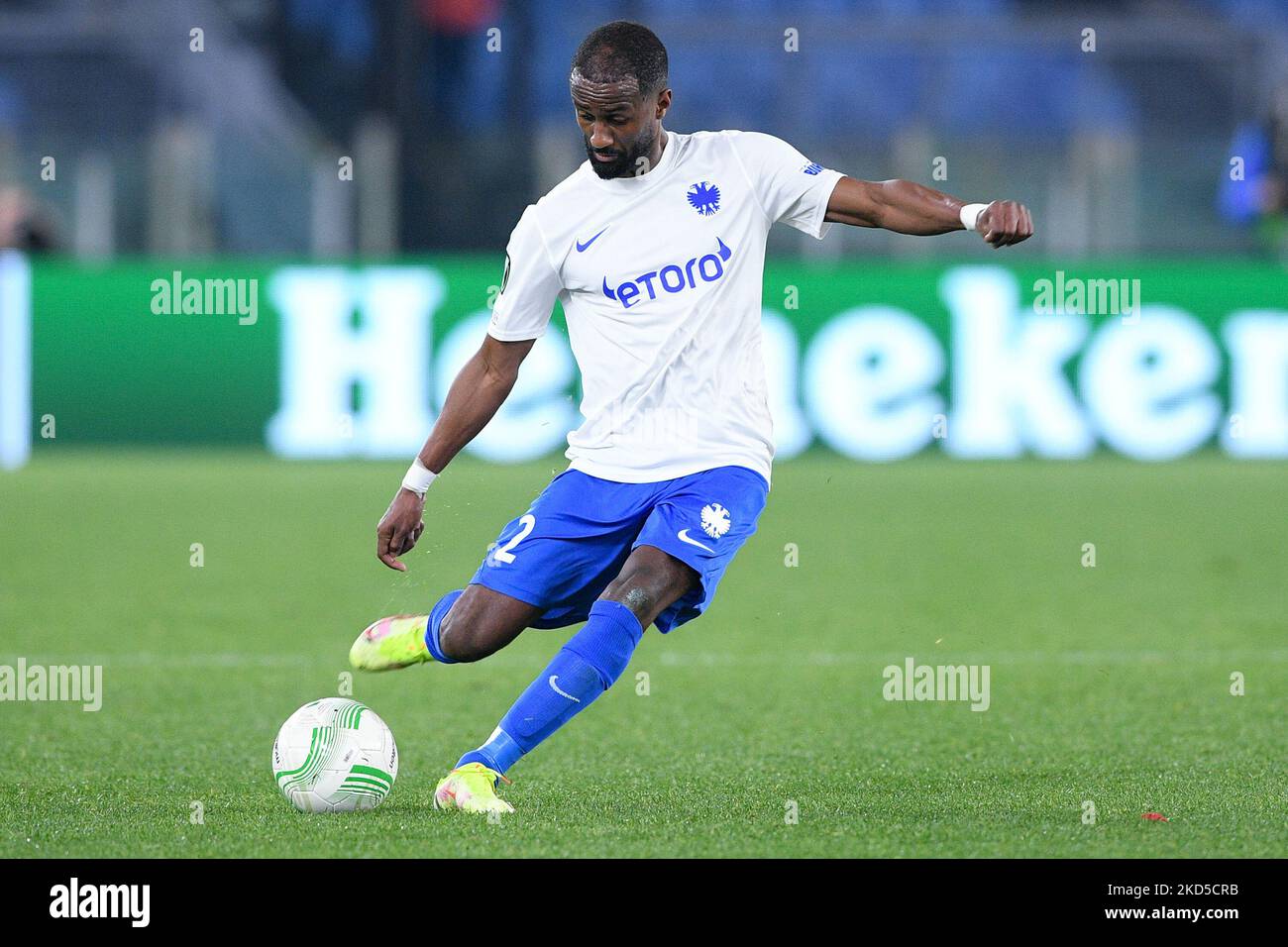 Eli Dasa of SBV Vitesse during the UEFA Conference League round of 16 ...