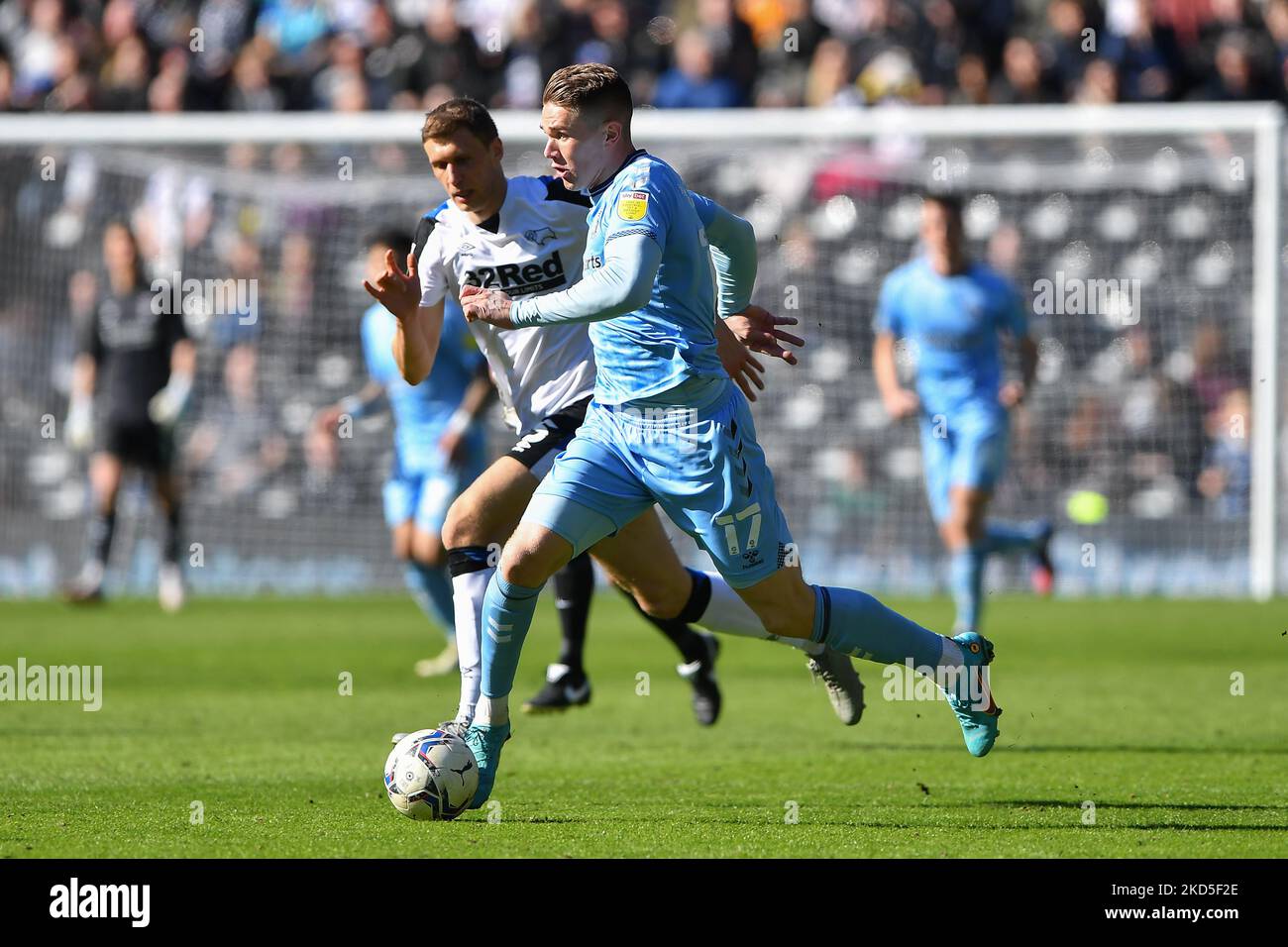Viktor gyokeres coventry 2022 hi-res stock photography and images - Alamy
