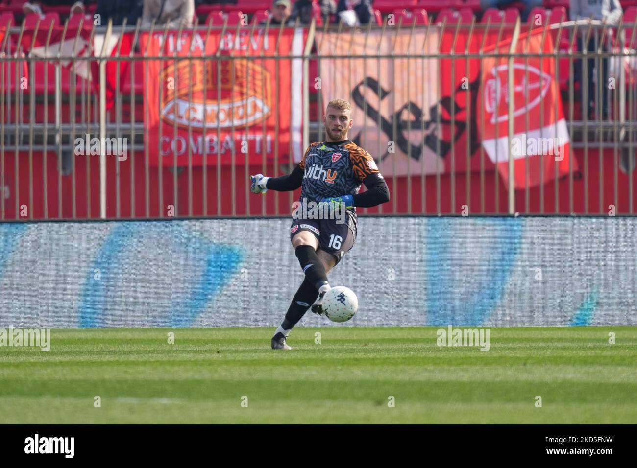 Michele Di Gregorio (#16 Monza) during AC Monza against Football Club ...