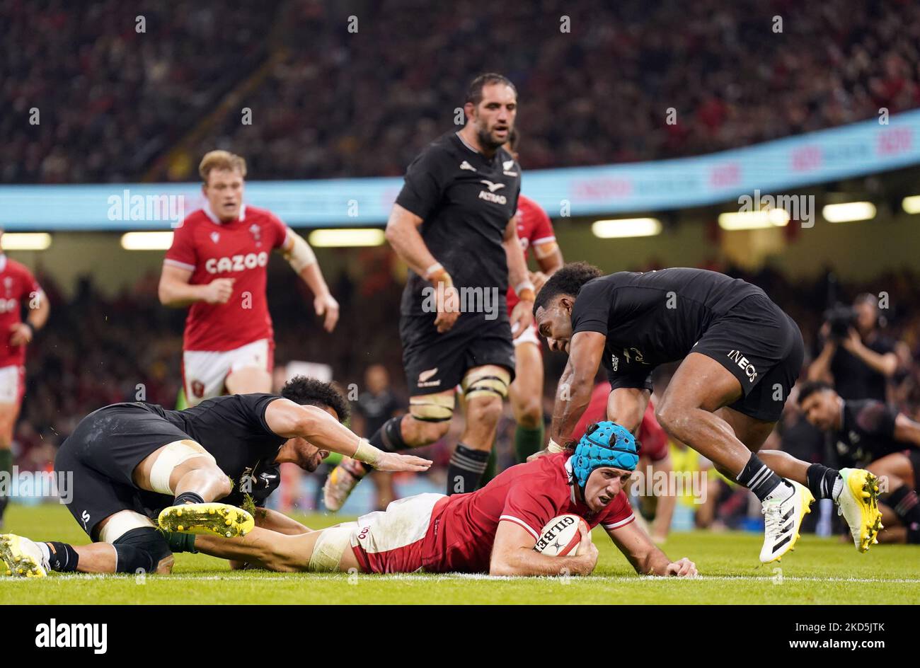 Justin tipuric wales 2022 hi-res stock photography and images - Alamy