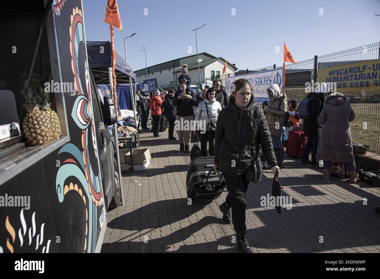 Civilian refugees continuously arrive from Ukraine at Medyka Shehyni ...
