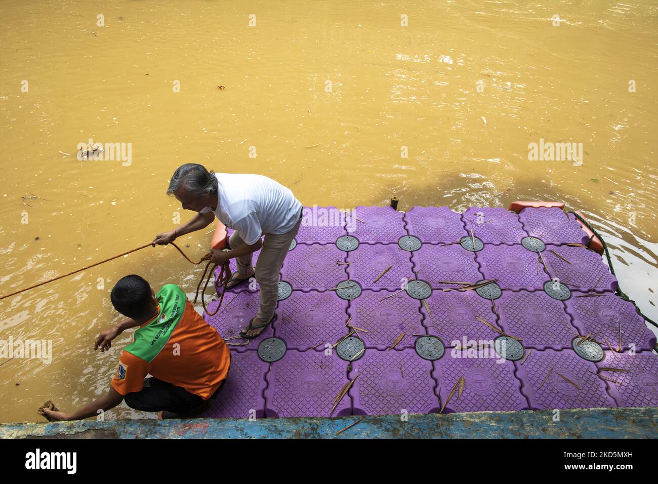 Ciliwung cares for clean rivers hi-res stock photography and images - Alamy