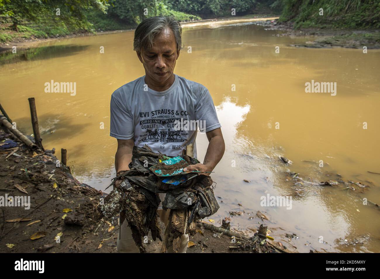 Ciliwung cares for clean rivers hi-res stock photography and images - Alamy