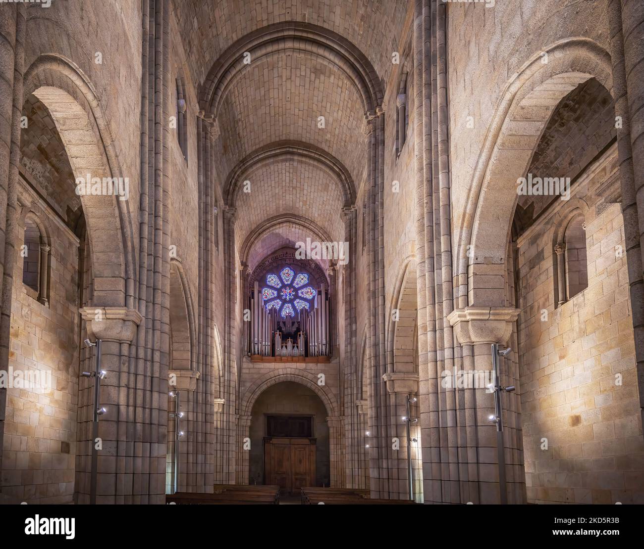 Rose window hi-res stock photography and images - Alamy