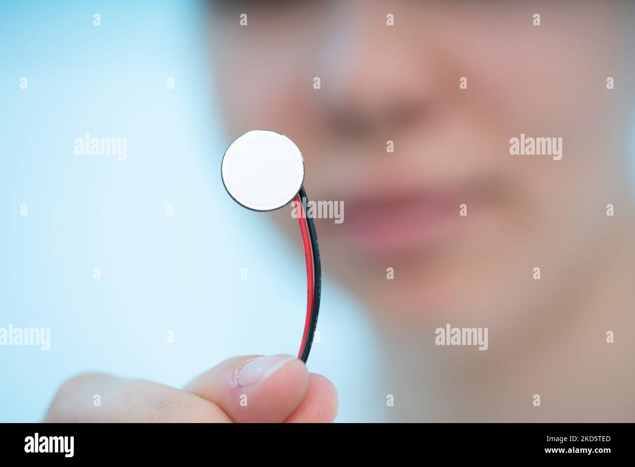 Holding A Piezoelectric Ultrasonic Emitter Used For Cleaning System And Ultrasonic Location 
