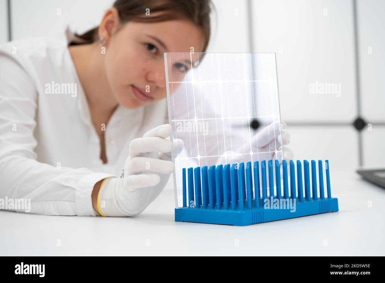 Photovoltaic cell laboratory hi-res stock photography and images - Alamy