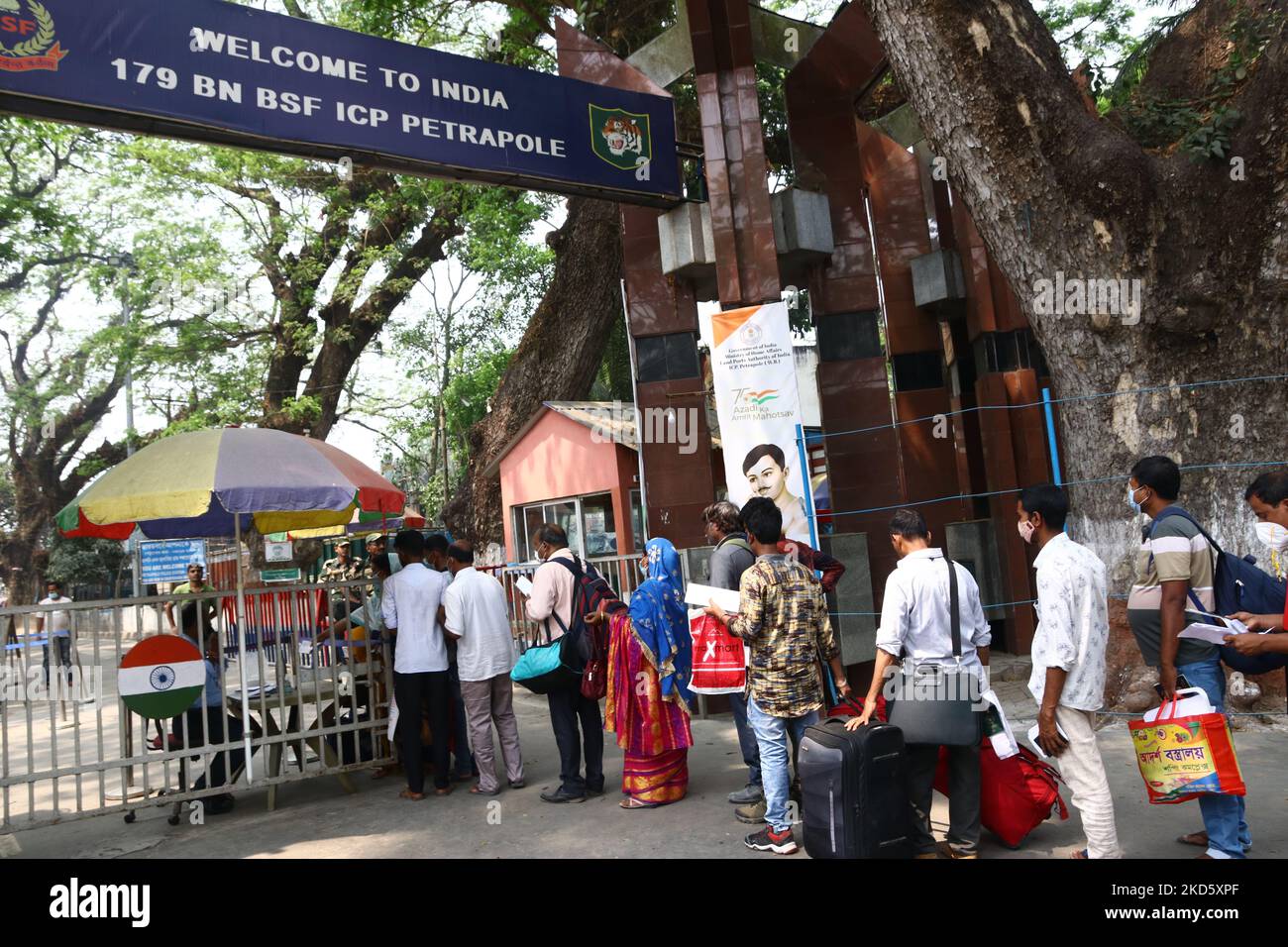 Bangladesh border hi-res stock photography and images - Alamy