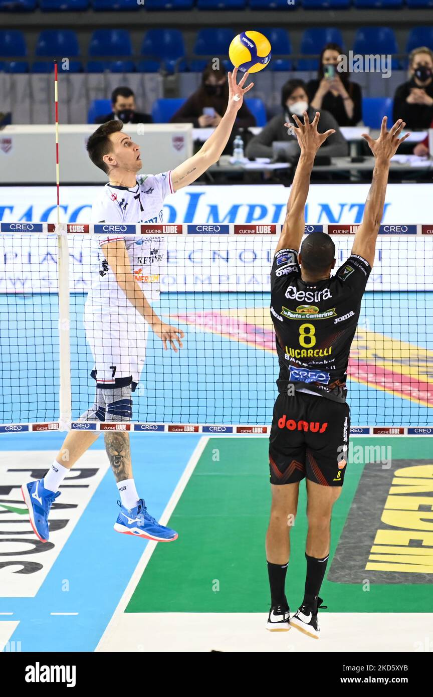 Yuri romano volleyball hi-res stock photography and images - Alamy