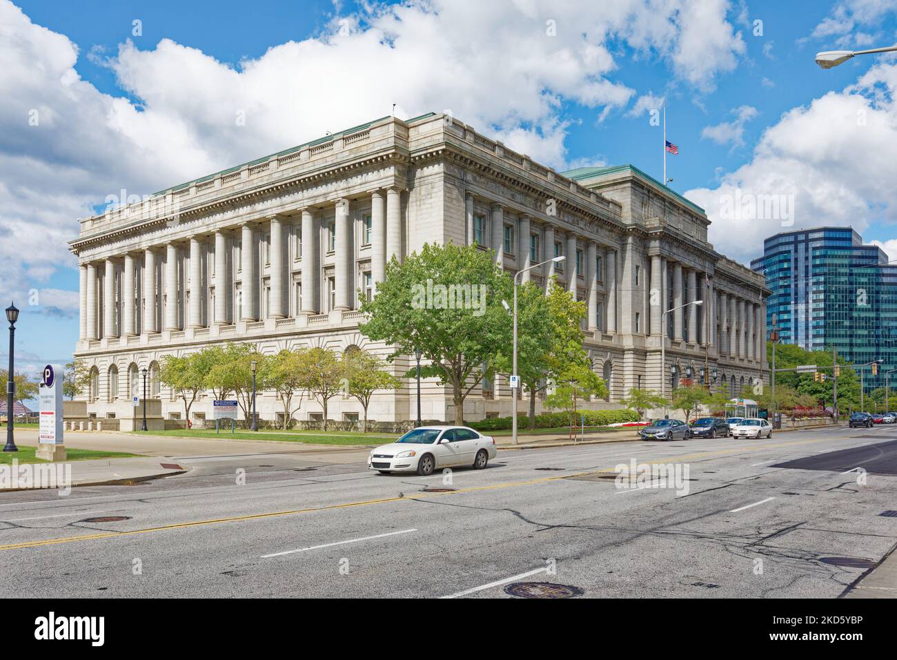Neoclassical granite courthouse hi-res stock photography and images - Alamy