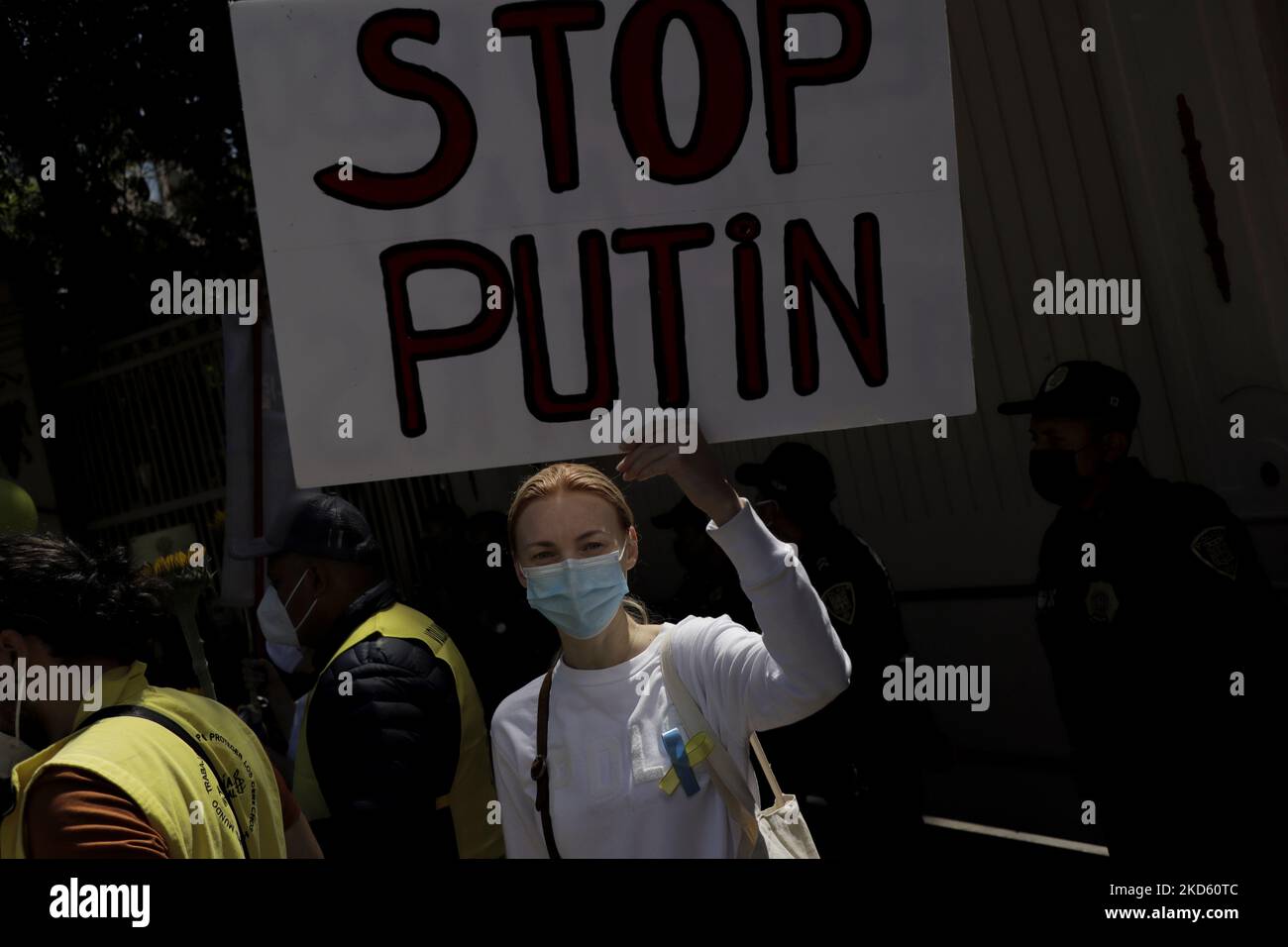 A member of Amnesty International and the Ukrainian community in Mexico ...