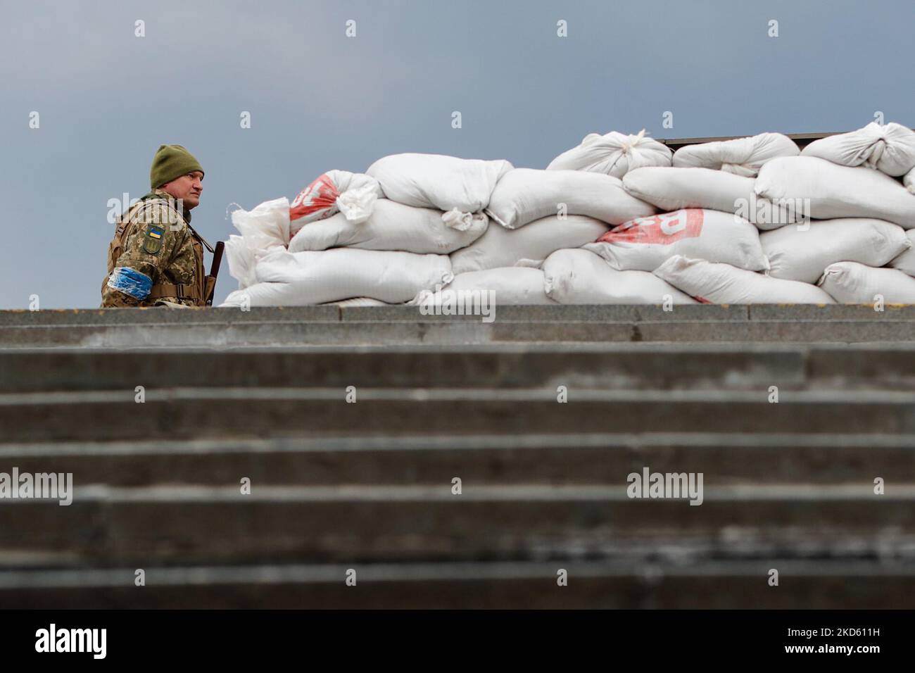 Ukraine war checkpoint with blockades hi-res stock photography and ...
