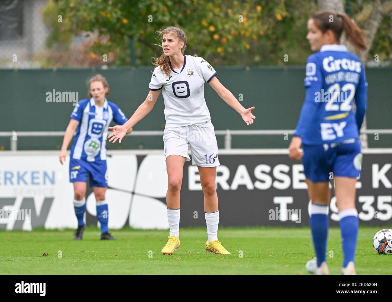 Marie Minnaert (16) of Anderlecht pictured reacting during a female ...