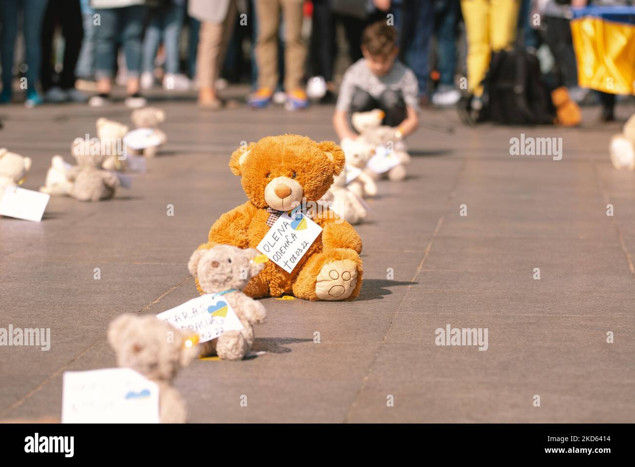 100 teddy bears hi-res stock photography and images - Alamy