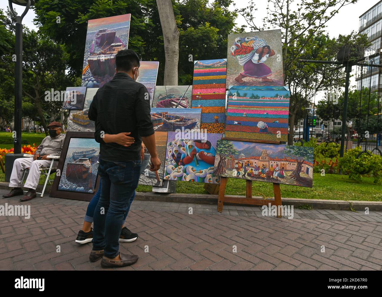 Open air art gallery hi-res stock photography and images - Alamy