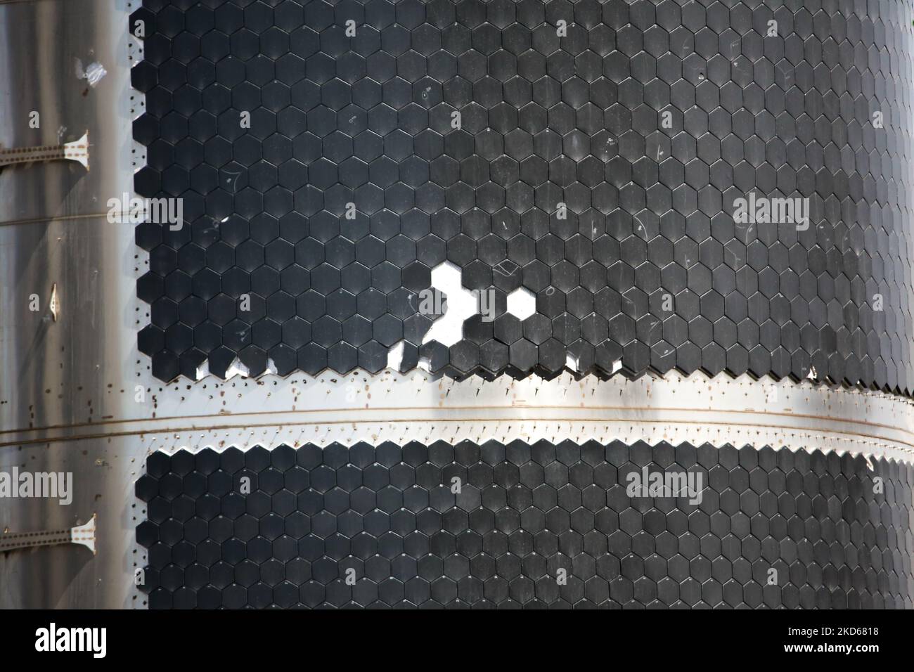 Details of SpaceX new Starship's TPS, a network of hexagonal heat ...