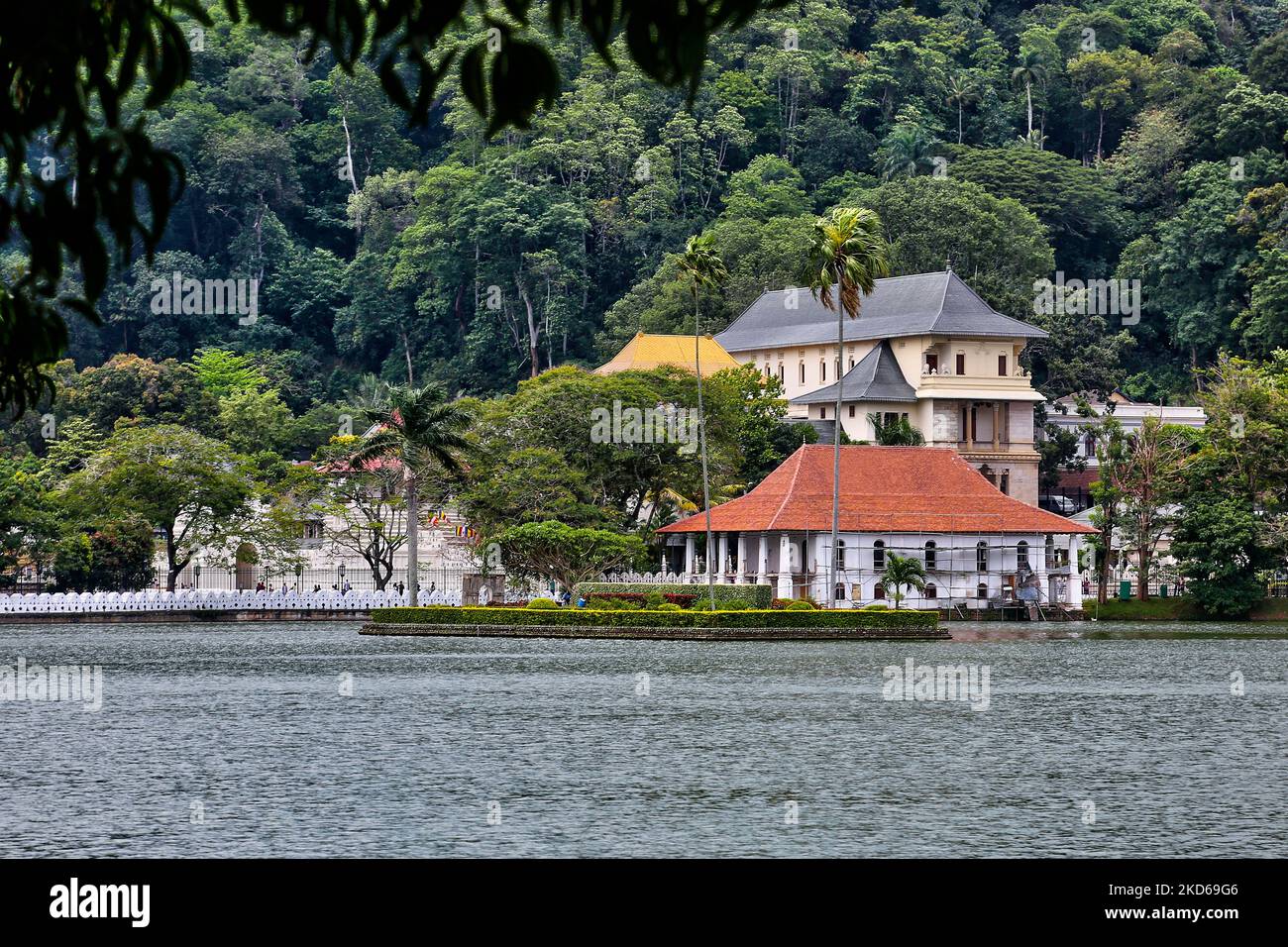 Kandyan architectural style hi-res stock photography and images - Alamy