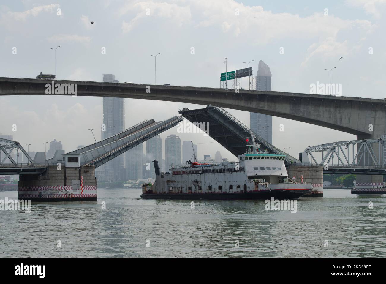 Krung Thep bridge open to allow ships pass in the Chao Phraya river ...