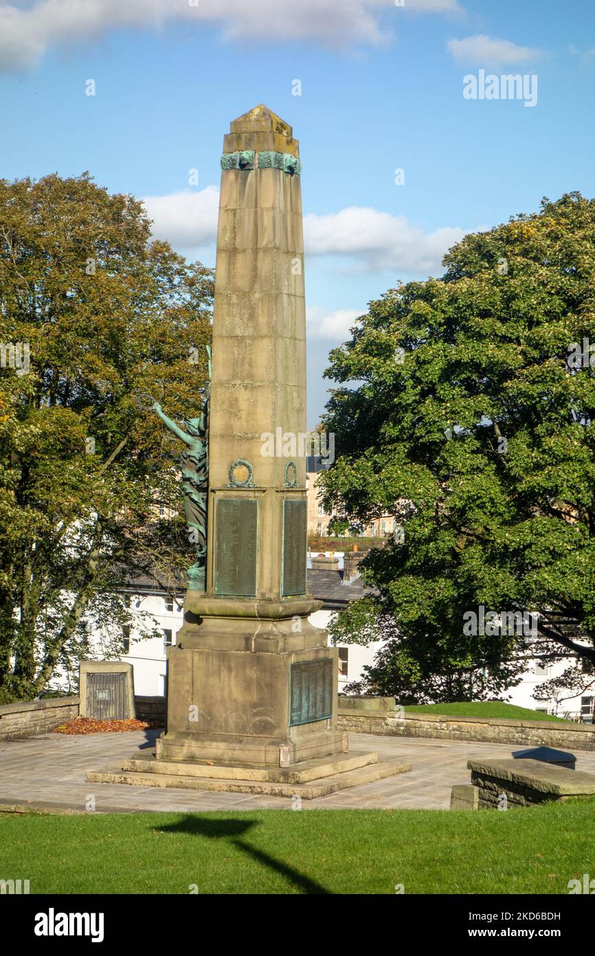 The war memorial in the park in the Derbyshire Spa town of Buxton Stock ...