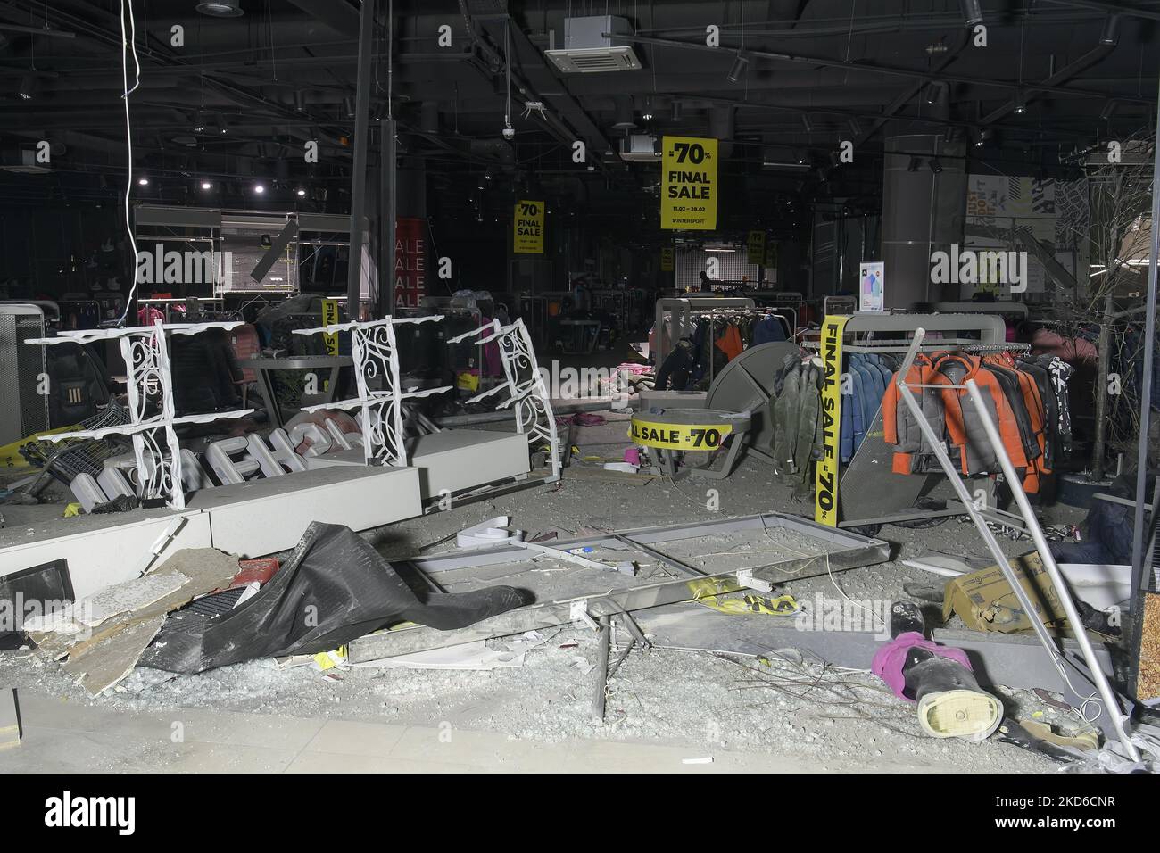 Overcoming the effects of shelling of the Retroville shopping mall by ...