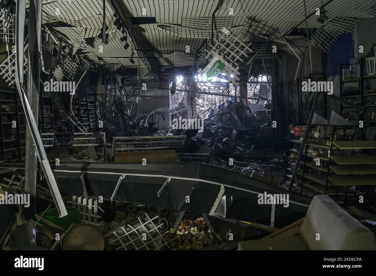 Overcoming the effects of shelling of the Retroville shopping mall by ...