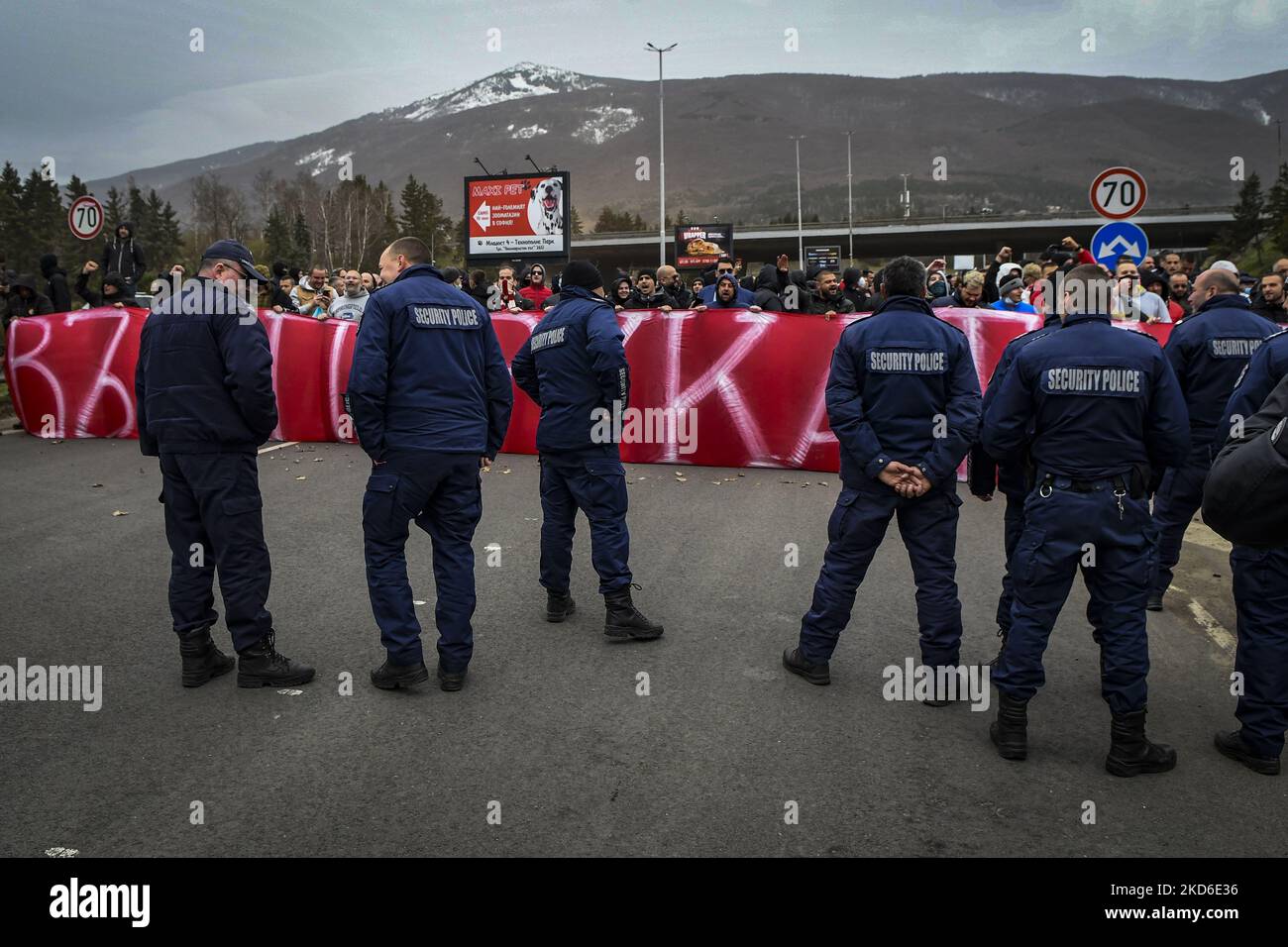 Supporters of CSKA Sofia block Sofia Ring Road and "Bulgaria boulevard ...