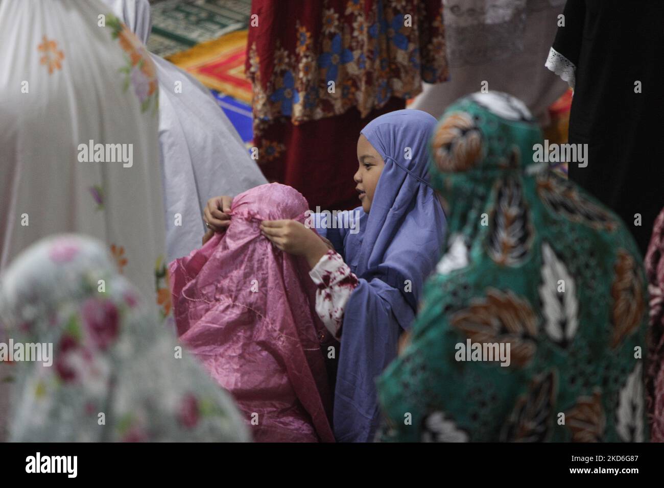 Worshiper attend to perform the first Tarawih prayer on the first night ...