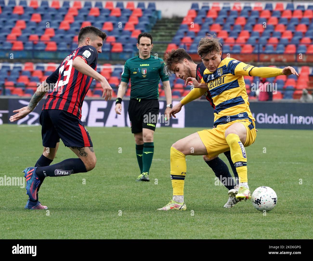 Midfielder adrian bernabe hi-res stock photography and images - Alamy
