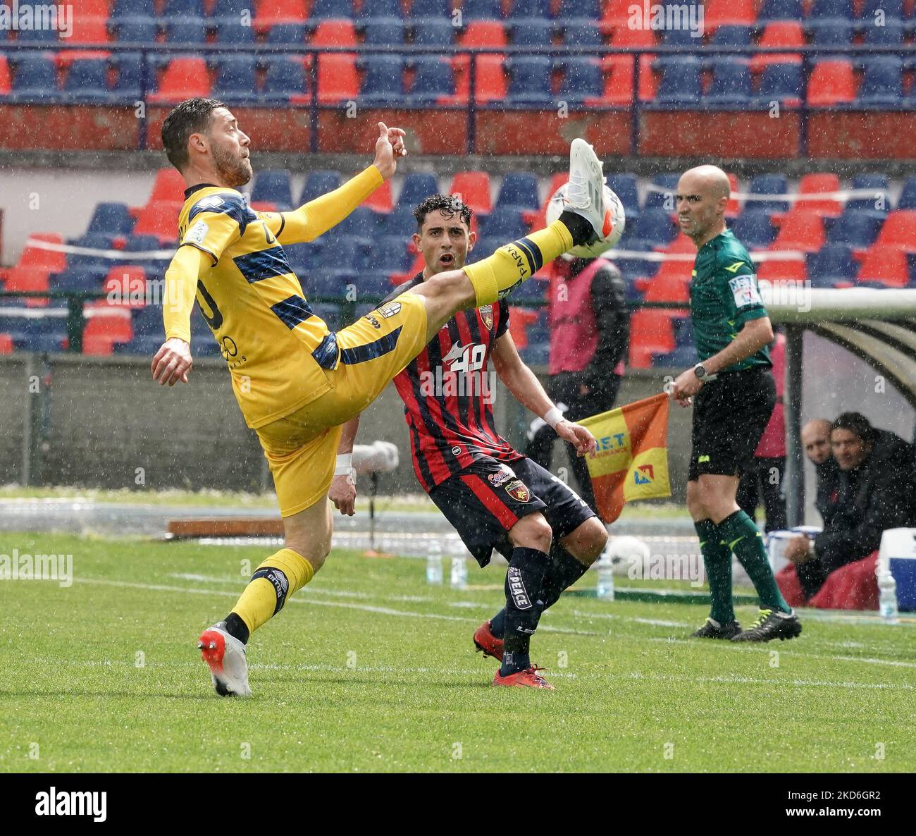 Defender andrea rispoli hi-res stock photography and images - Alamy