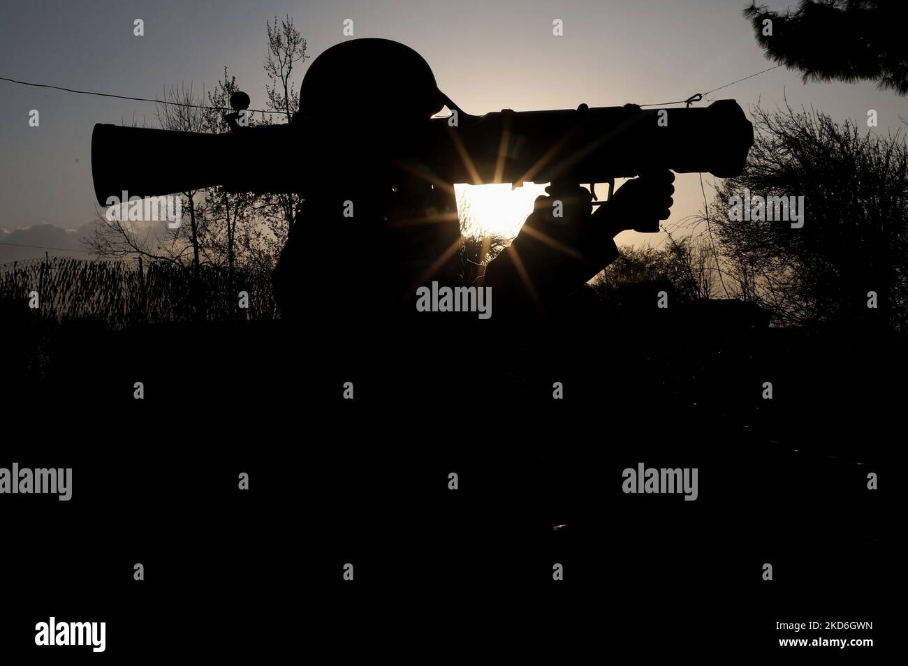 84 mm rl gun hi-res stock photography and images - Alamy