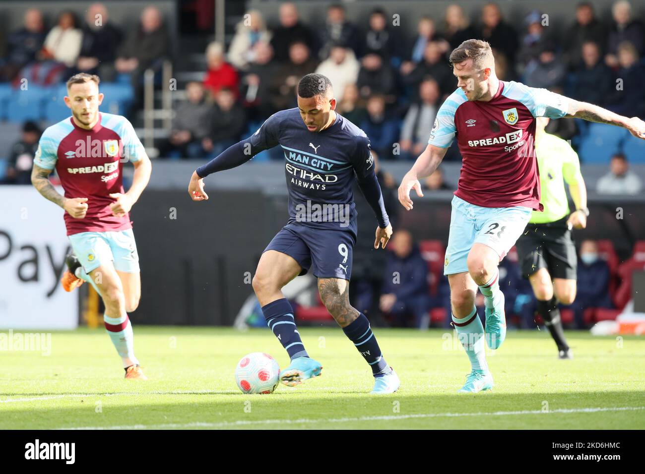 Gabriel Jesus of Manchester City takes on Kevin Long of Burnley during ...