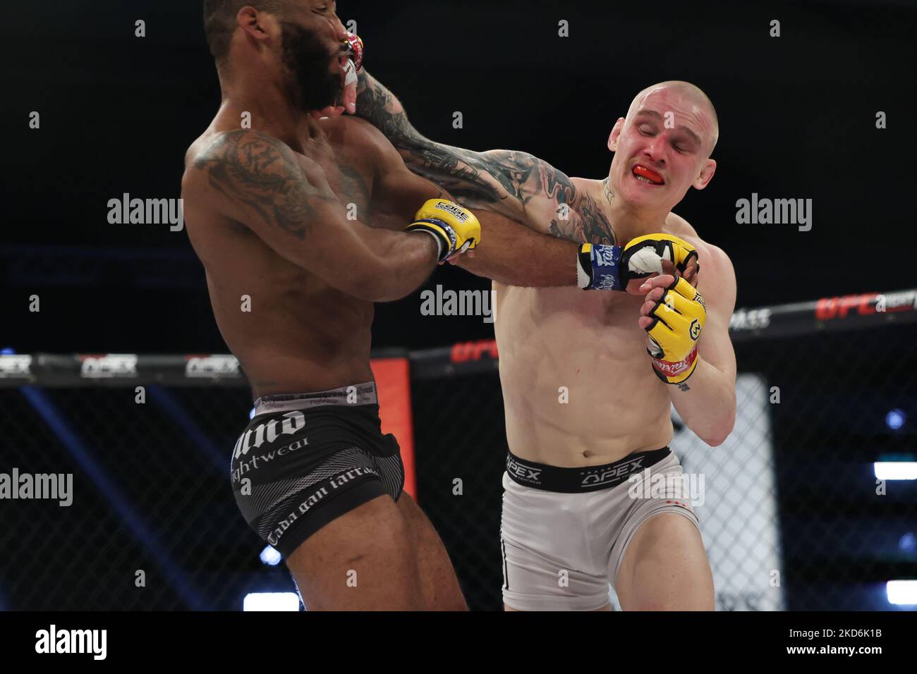 Aleksi Mantykivi knocks out Jeanderson Castro during the Cage Warriors ...