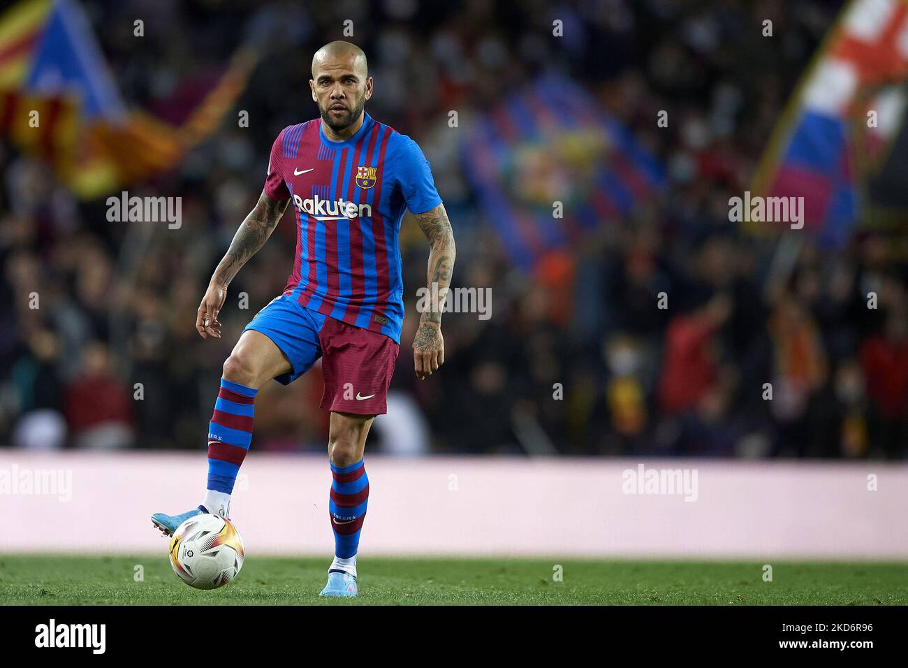 Dani Alves of Barcelona controls the ball during the La Liga Santander ...