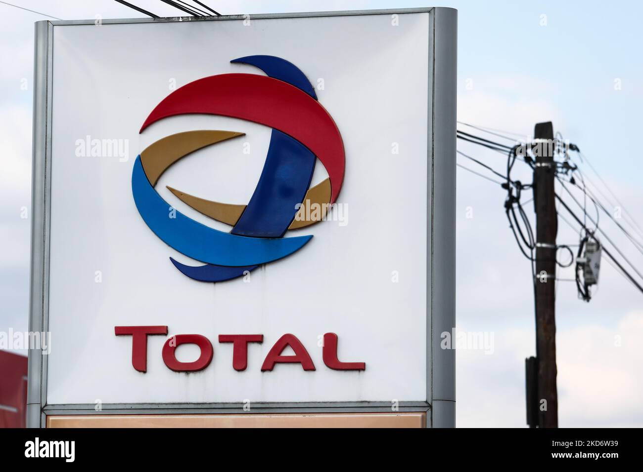 Total Oil Logo