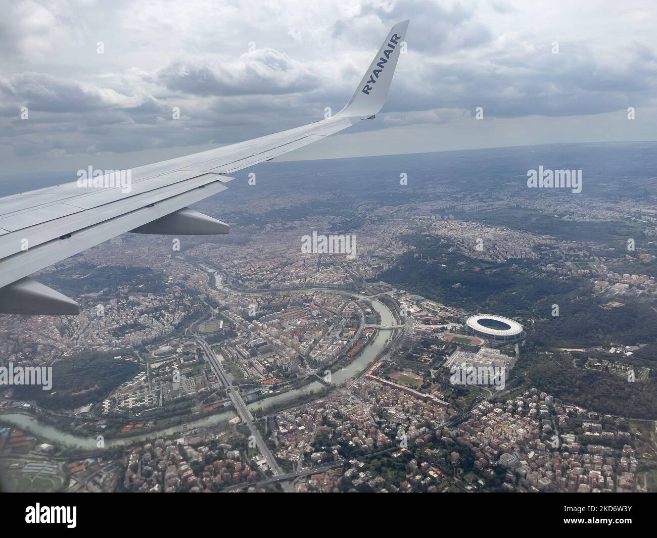 Ryanair 737 800 rome hi-res stock photography and images - Alamy