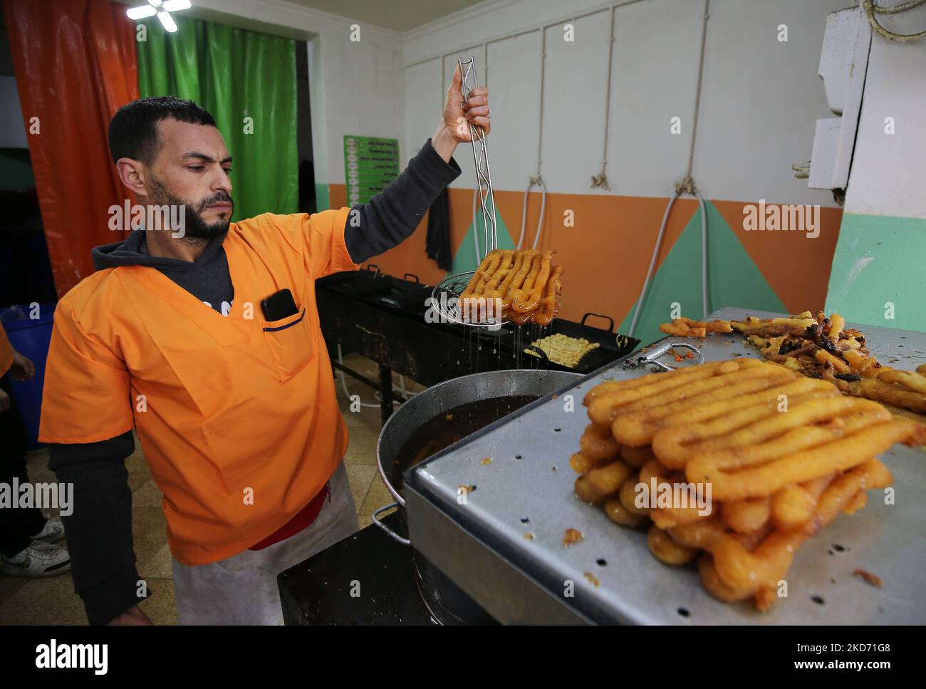 A special dessert called 'zalabia' at a pastry shop in Boufarik ...