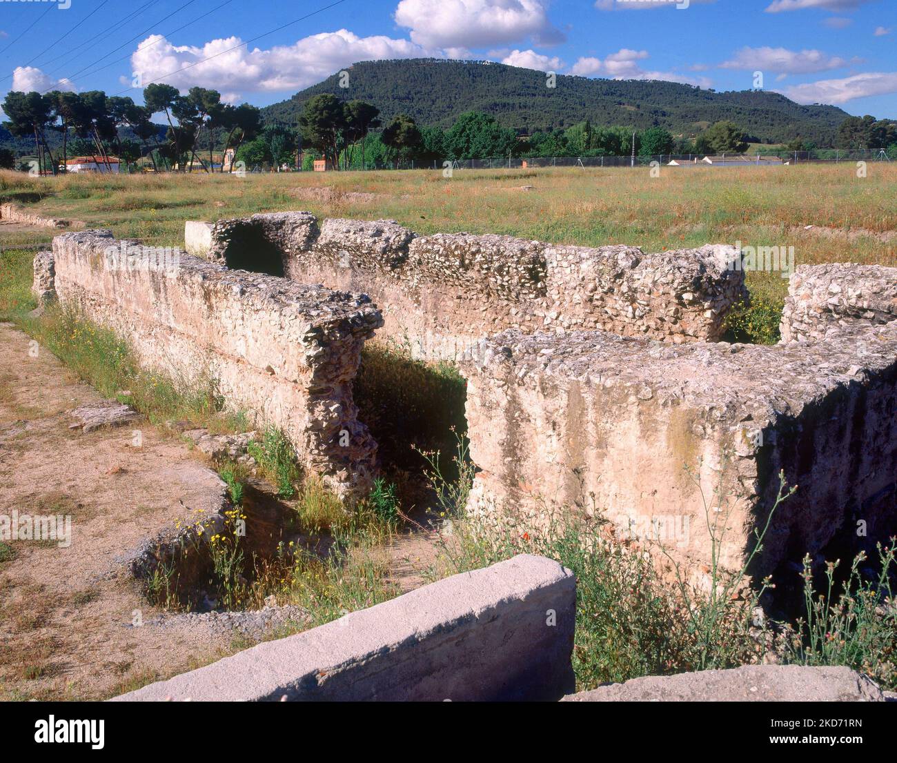 RUINAS ROMANAS - FOTO AÑOS 00. Location: Complutum. Alcalá de Henares ...