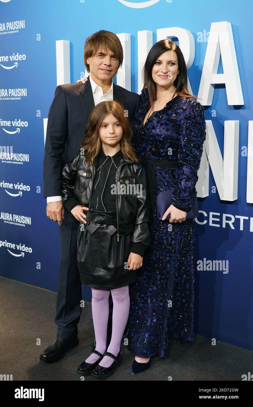 Italian singer Laura Pausini attends the photocall of the premiere "A ...