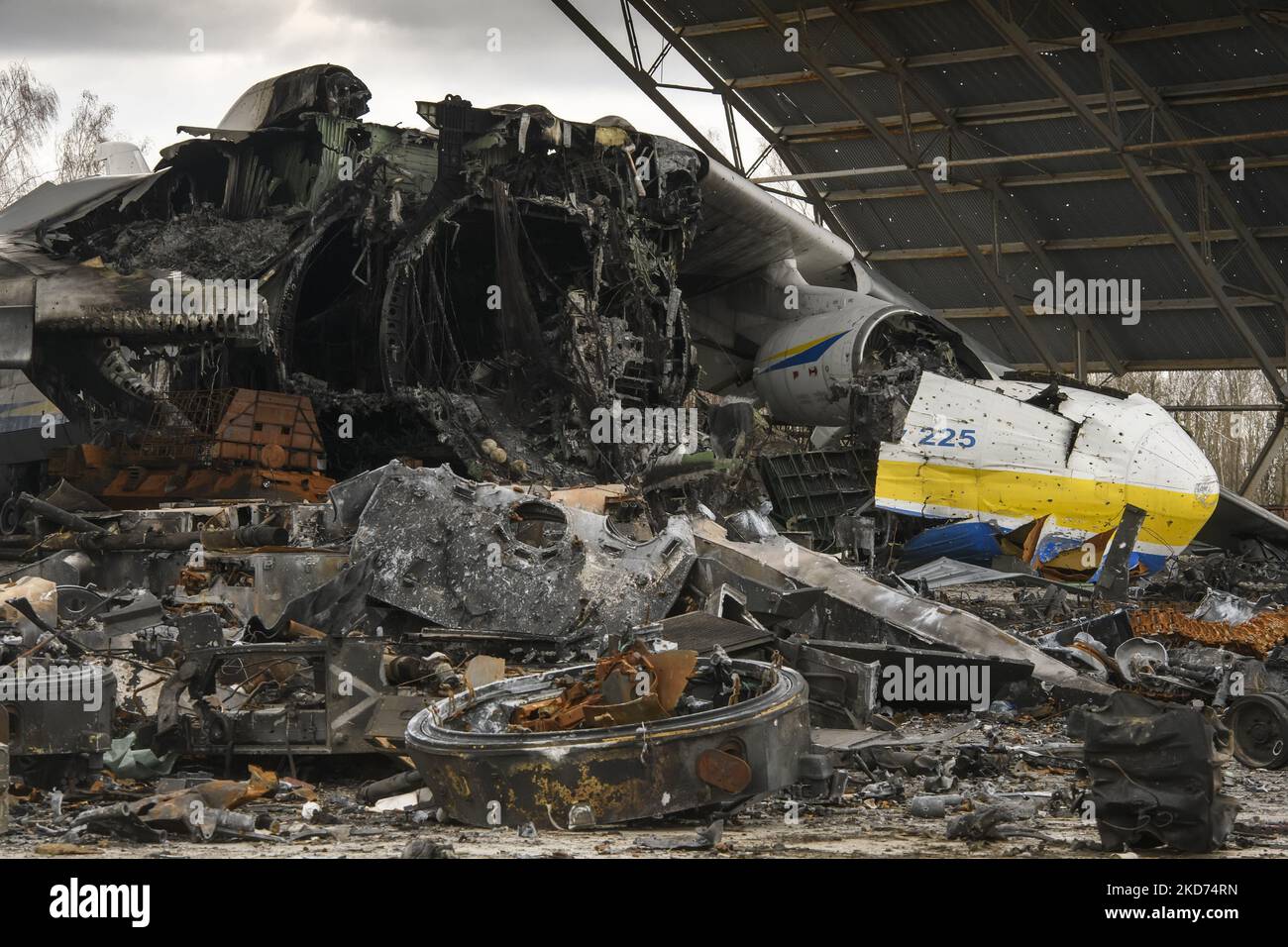 Destroyed largest Ukrainian transport plane Antonov An-225 Mriya (Dream ...