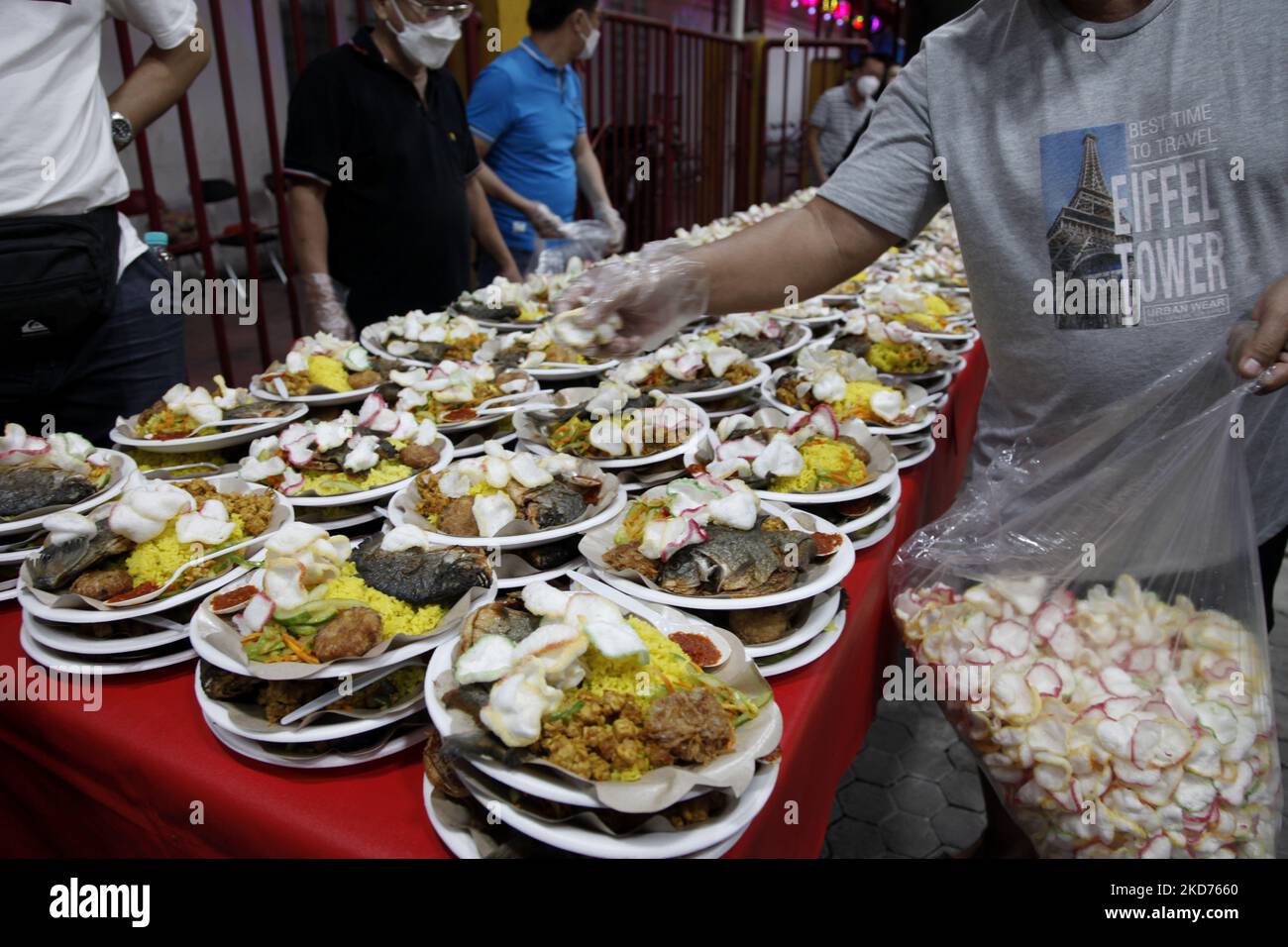 Administrators of Dharma Bhakti Temple and chinese residents, prepares ...