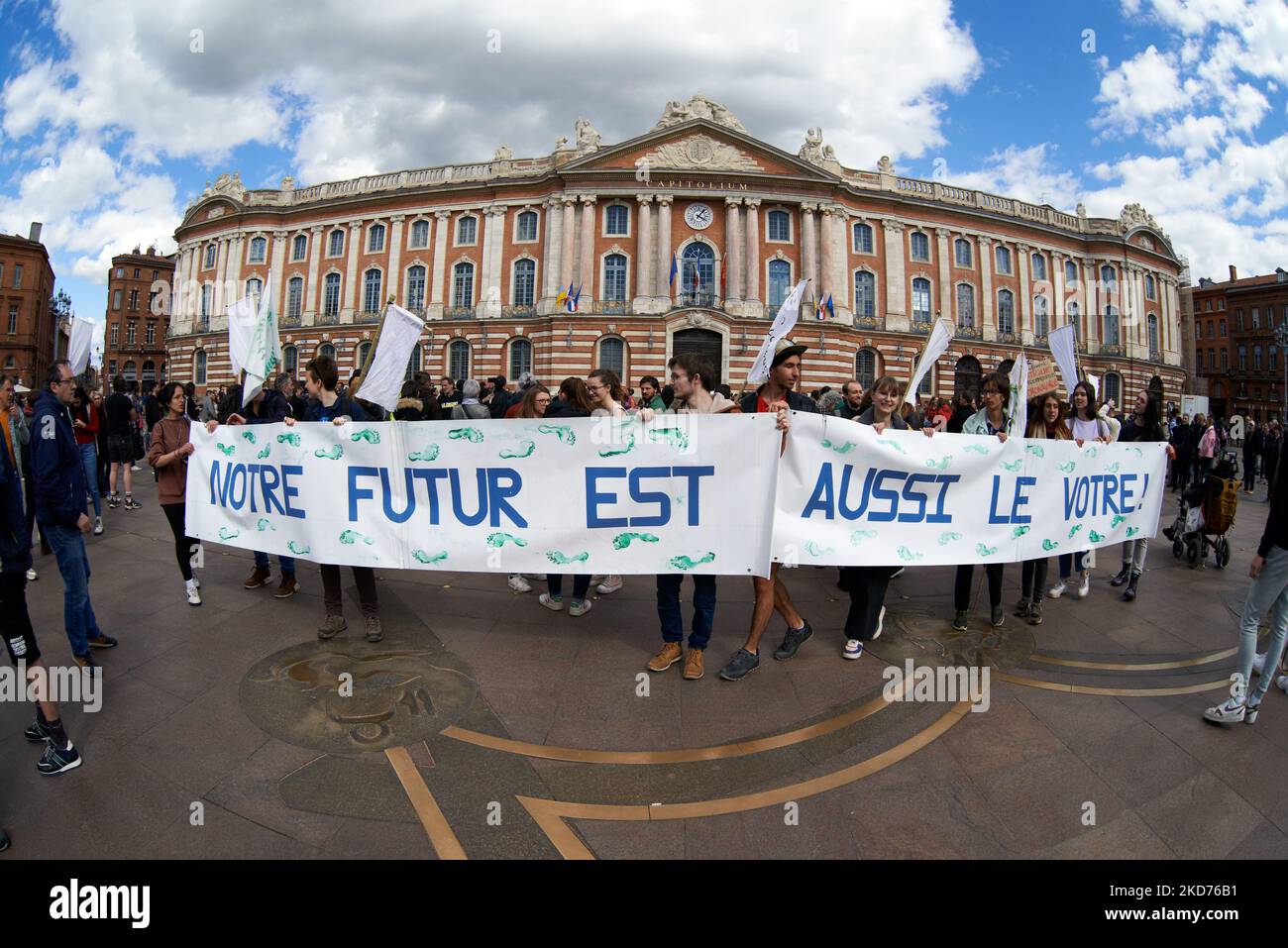Social inequality france hi-res stock photography and images - Alamy