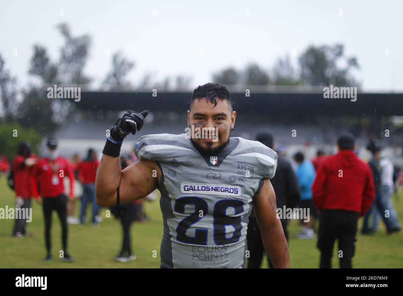 Luis Zarate (Gallos) poses after the 5th round match between Mexicas ...