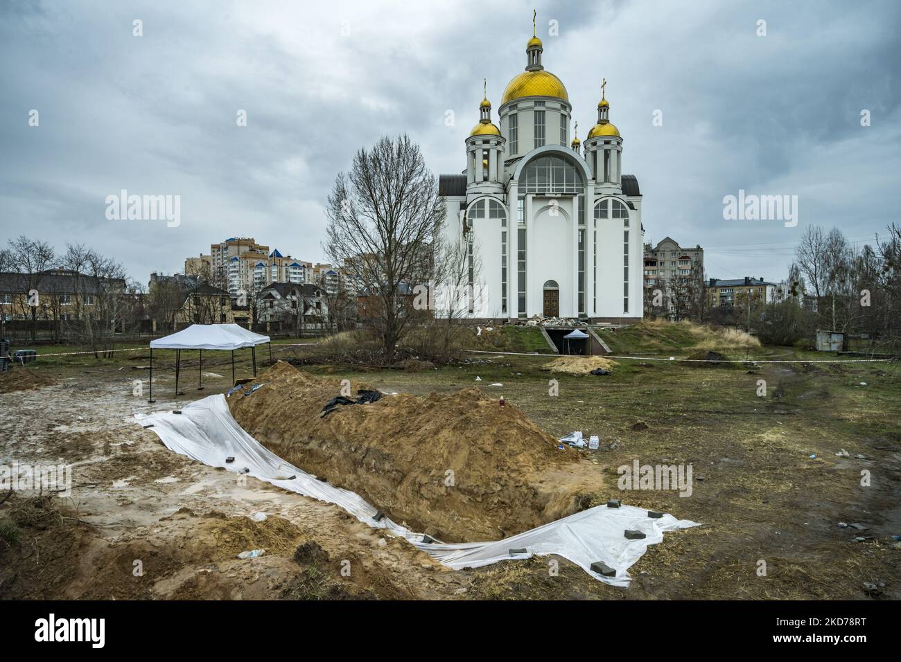 Bucha mass grave hi-res stock photography and images - Alamy