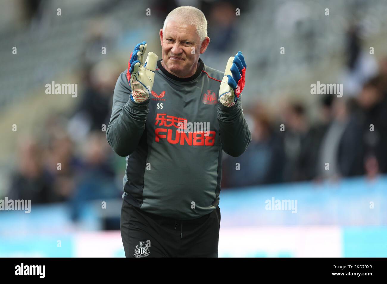 Newcastle United's goalkeeping coach Simon Smith during the Premier ...
